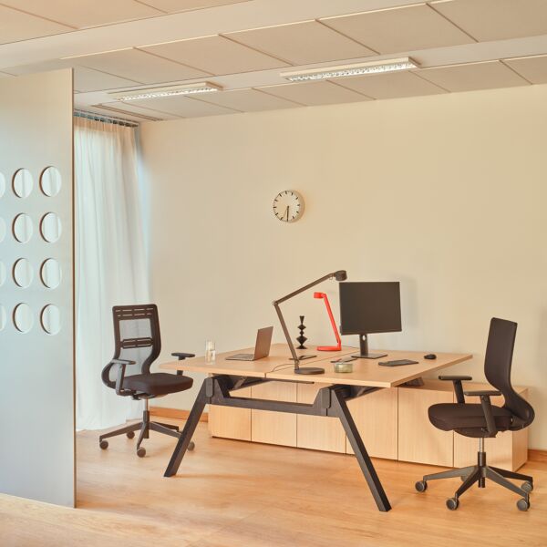 Viga bench desk with storage | .mdd | MDD