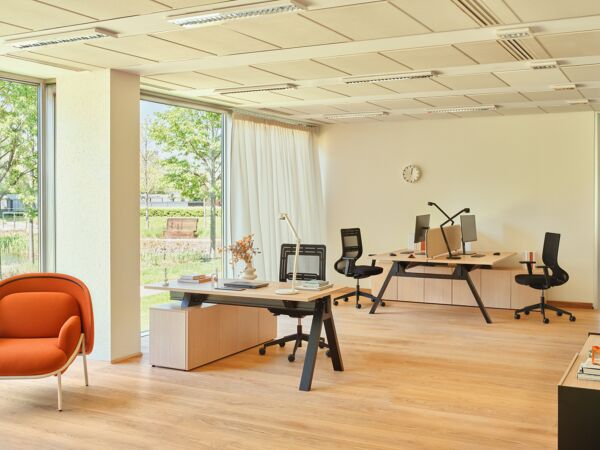 Viga bench desk with storage | .mdd | MDD