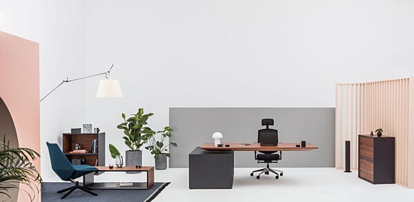Gravity executive desk height adjustment | .mdd | MDD