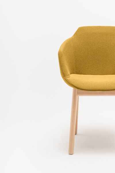 Ultra chair with wooden base | .mdd | MDD