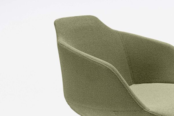 Ultra chair with wooden base | .mdd | MDD