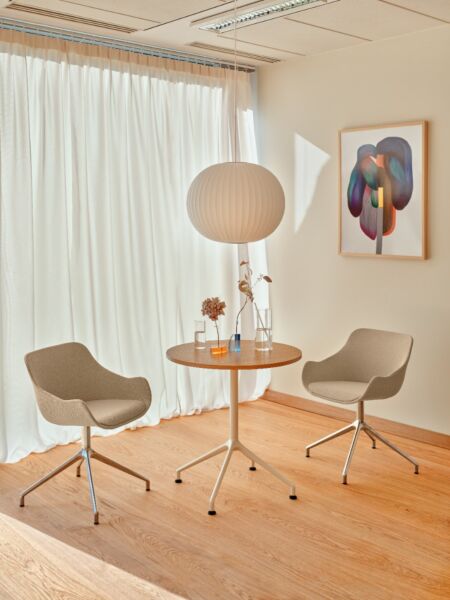 Baltic Classic chair polished aluminium base | .mdd | MDD