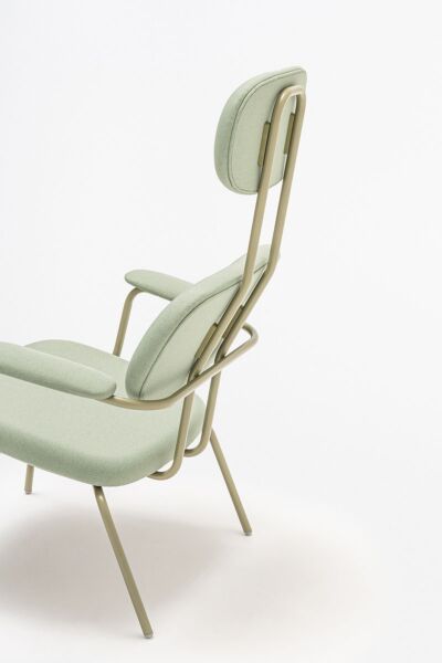 New School Lounge upholstered armchair with headrest | .mdd | MDD