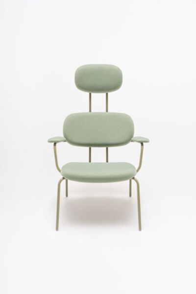 New School Lounge upholstered armchair with headrest | .mdd | MDD