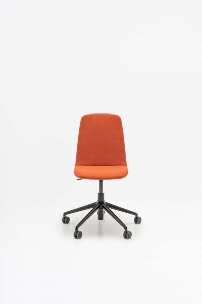 Ulti chair with height adjustment | .mdd | MDD